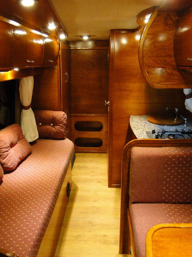 Motorhomes · Mini Motorhomes · Autocaravanas · Vehículos Especiales ...